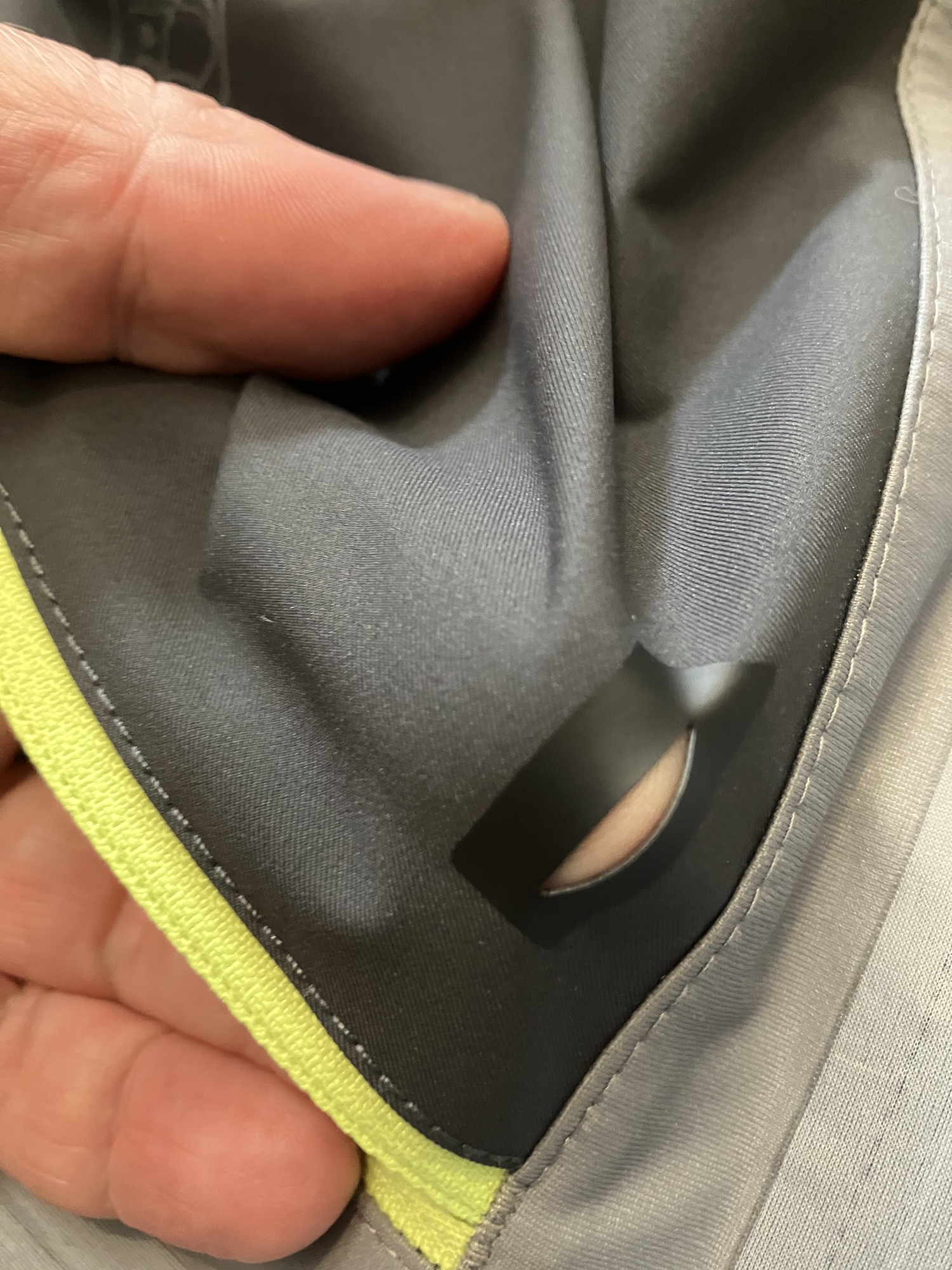 Test de la veste légère imperméable – MH900 « Quechua » Décathlon ...