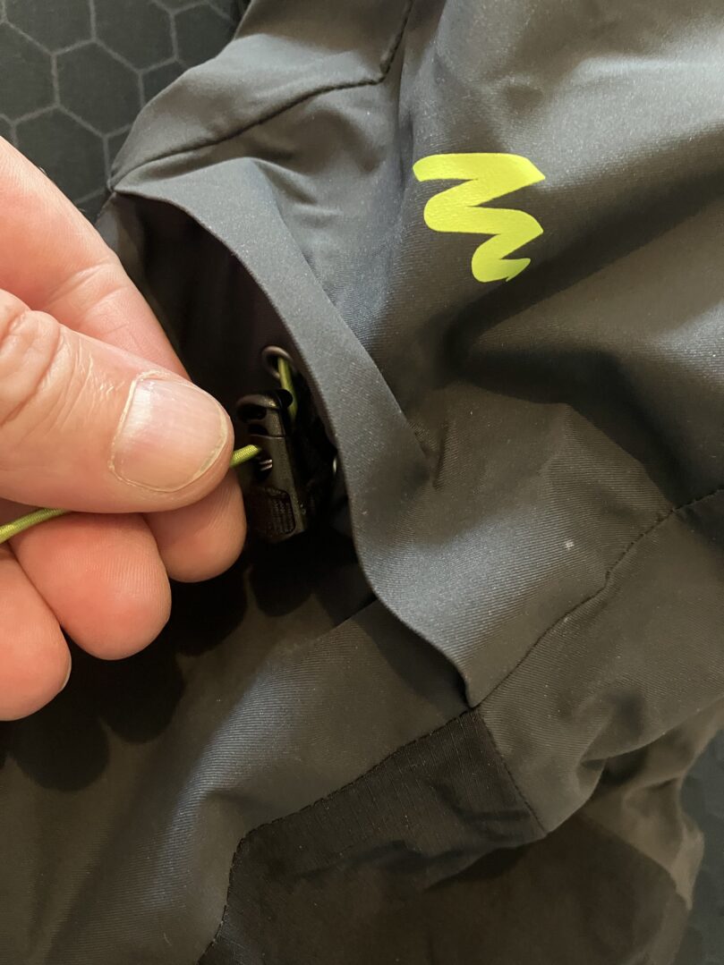 Test de la veste légère imperméable – MH900 « Quechua » Décathlon ...