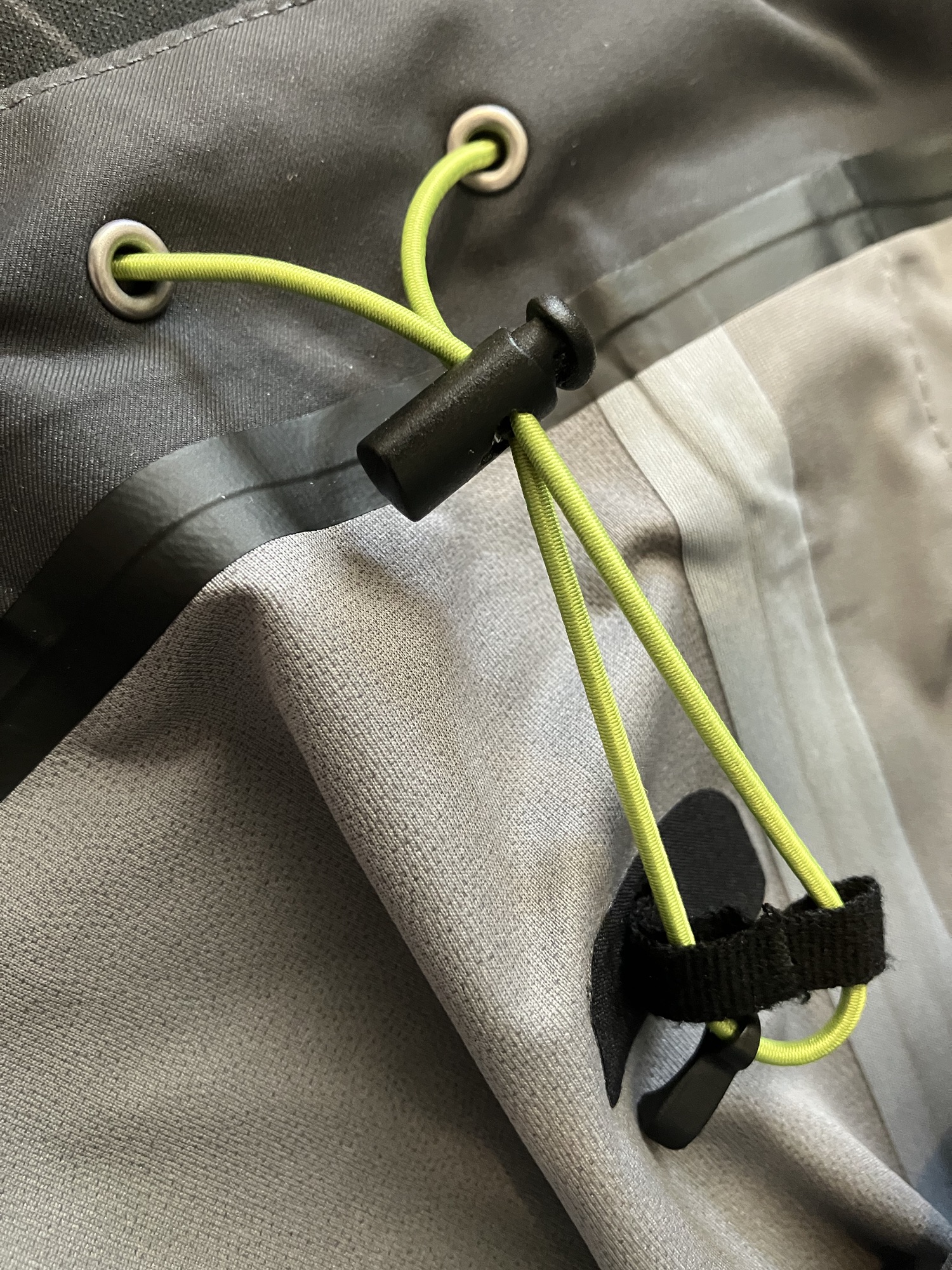 Test de la veste légère imperméable – MH900 « Quechua » Décathlon ...